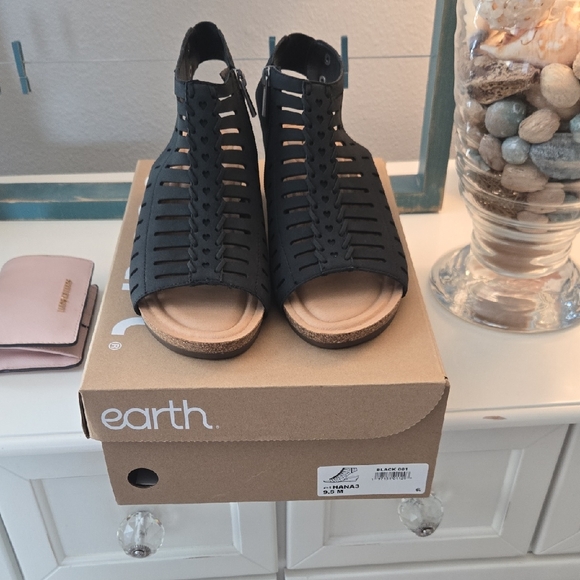 Earth | Shoes | Earth Womens Black Opentoe Sandals New In The Box ...